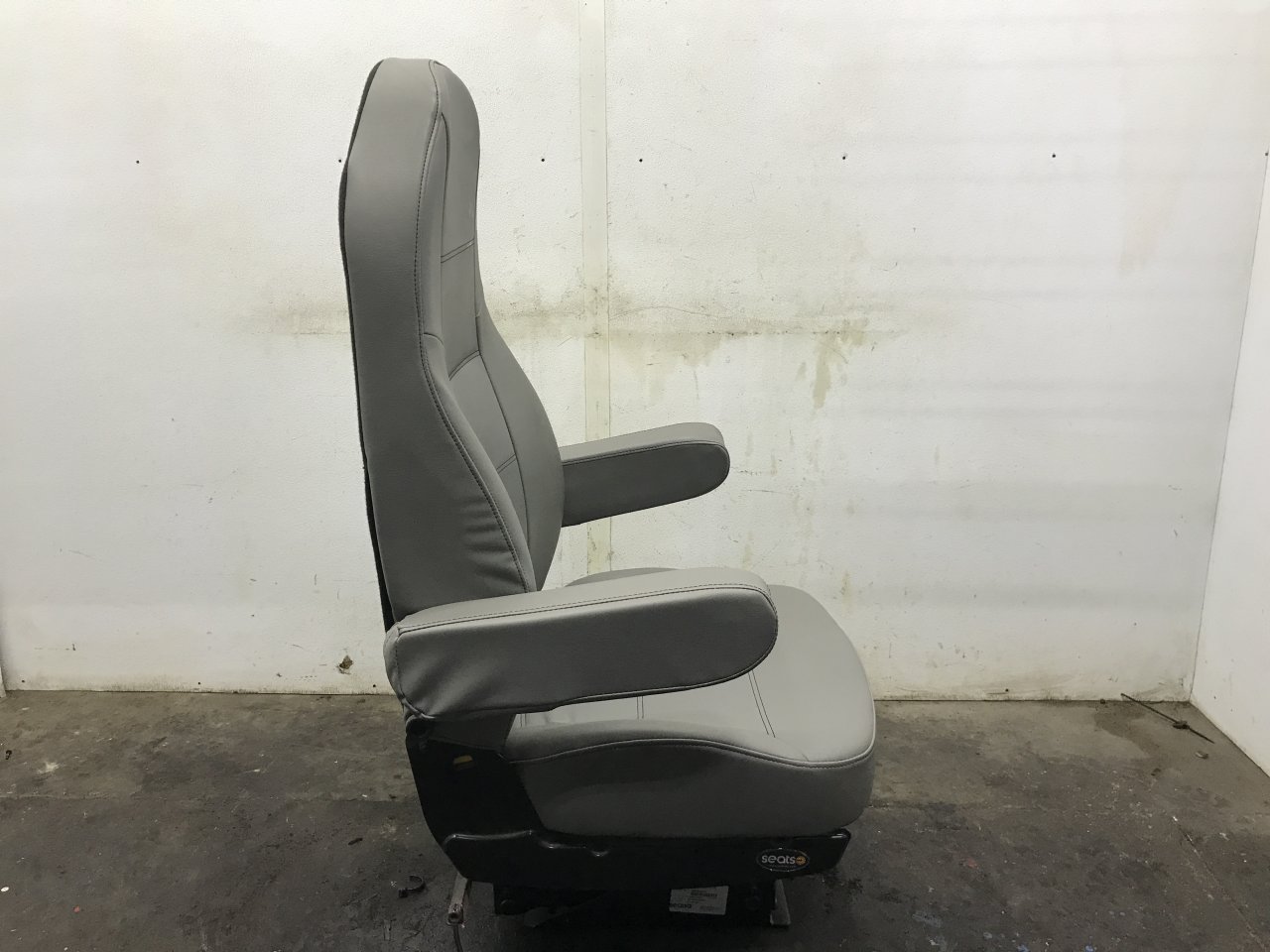 189801VA605 | Mack CXN Air Ride Seat for Sale