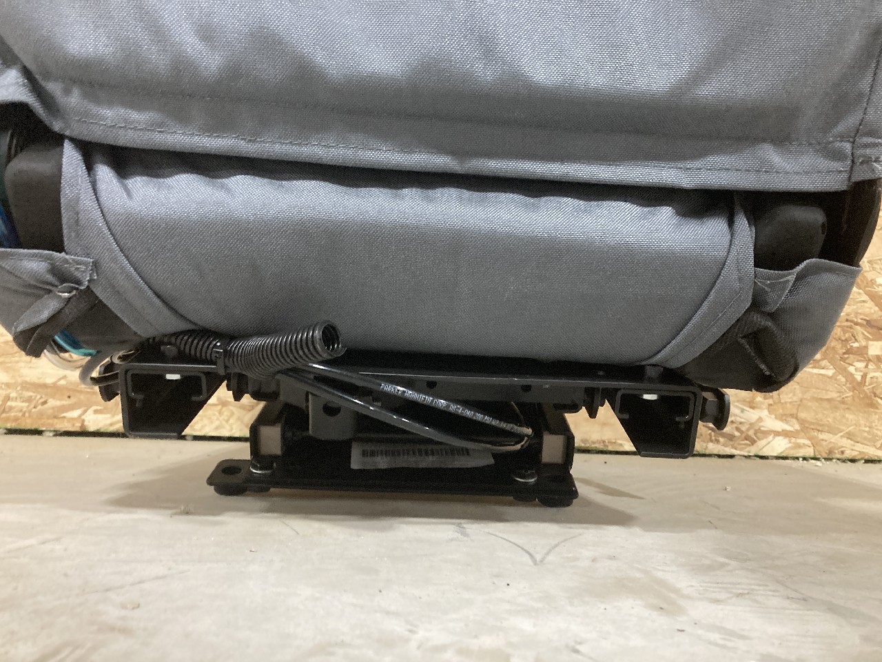 C27-00023-061 | Freightliner M2 106 Air Ride Seat for Sale