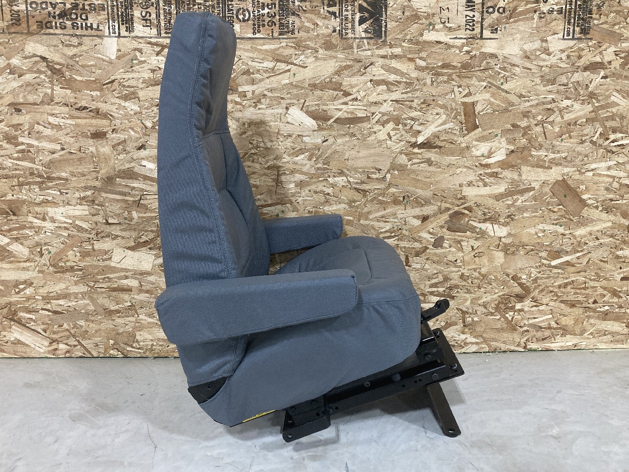 C27-00023-061 | Freightliner M2 106 Air Ride Seat for Sale