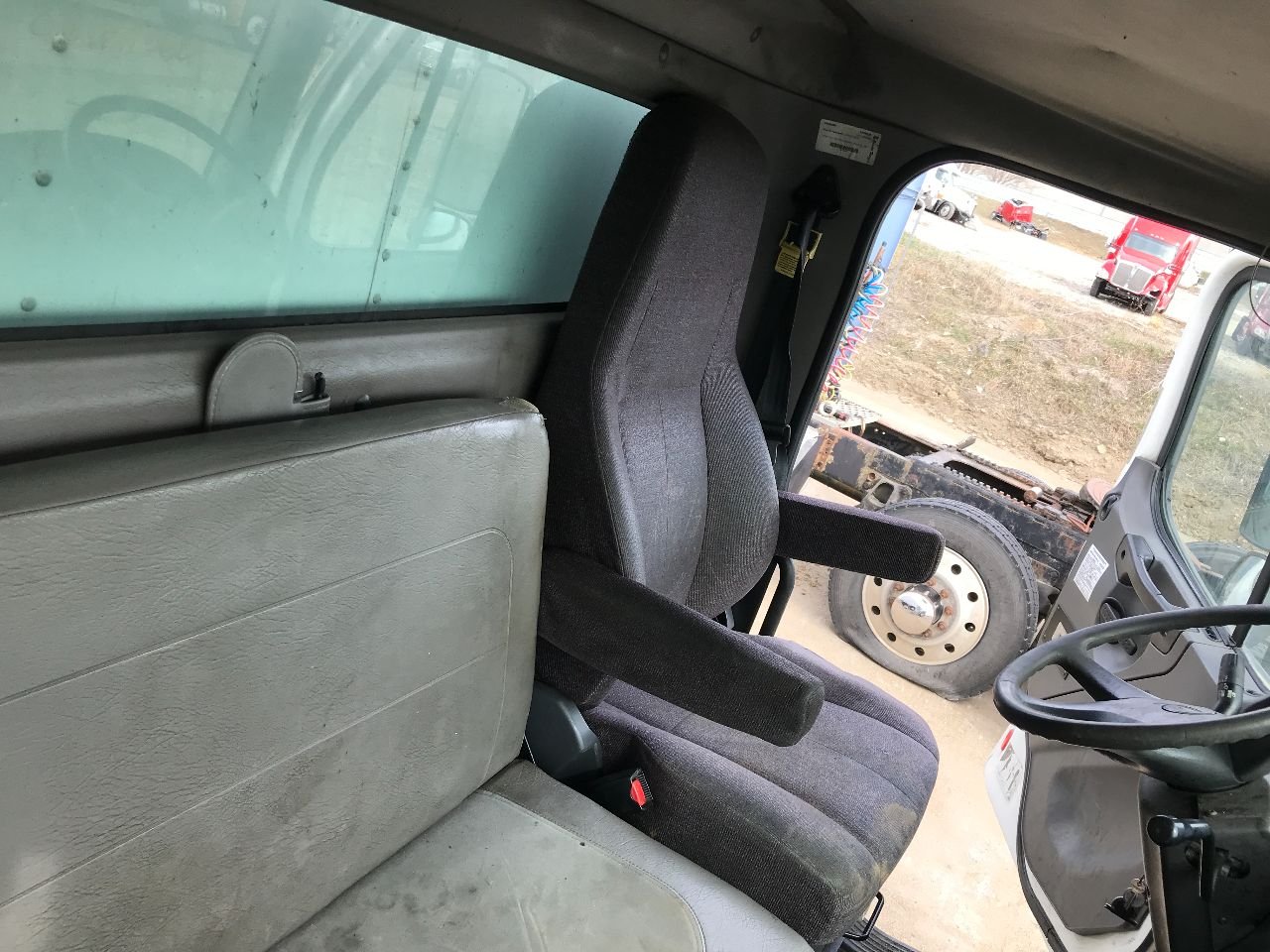 188900FW31 | Freightliner M2 106 Air Ride Seat for Sale