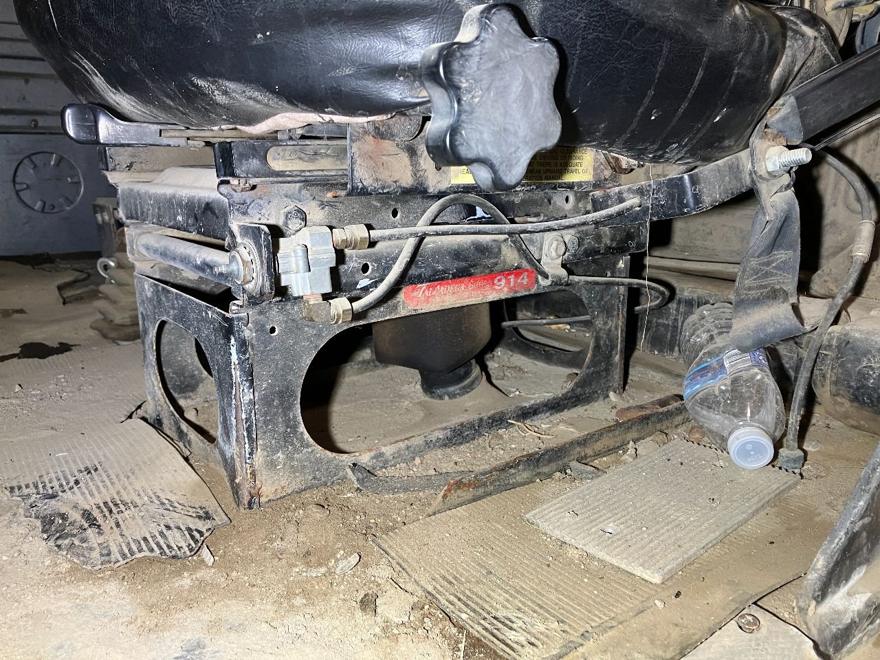 Mack RD600 Air Ride Seat for Sale