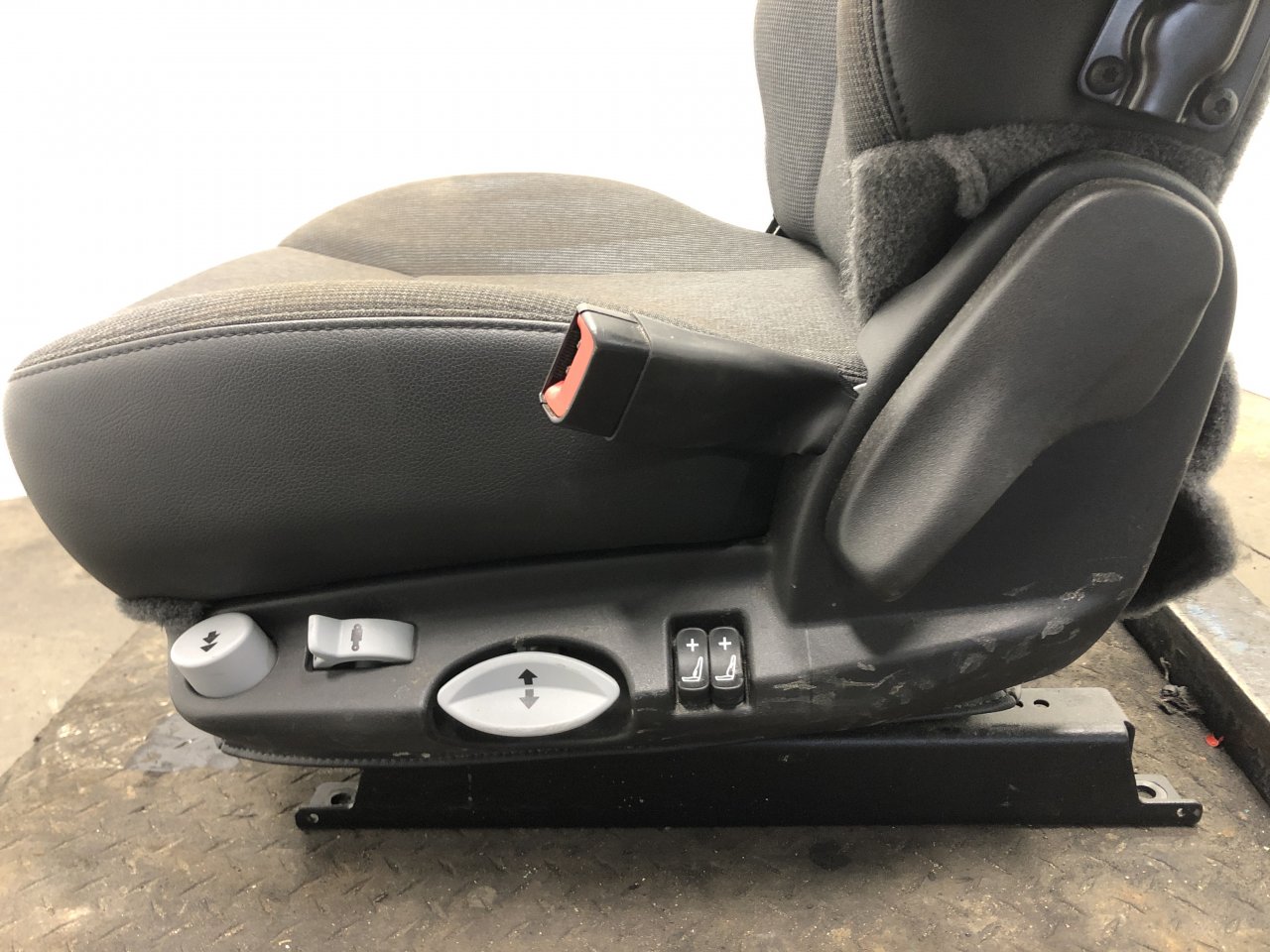 S78-1173-6500J2T75 | Kenworth T680 Air Ride Seat for Sale