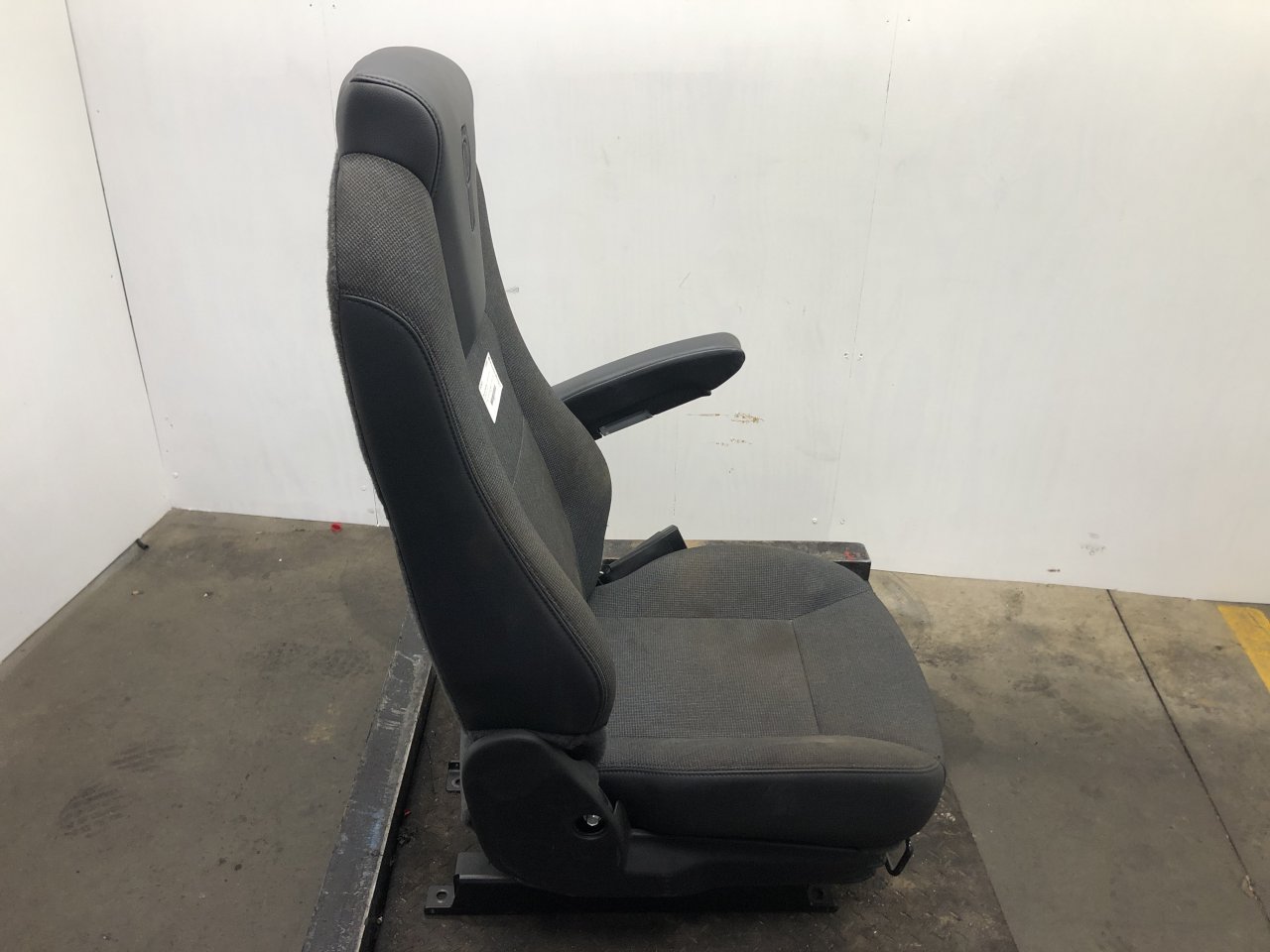 S78-1173-6500J2T75 | Kenworth T680 Air Ride Seat for Sale
