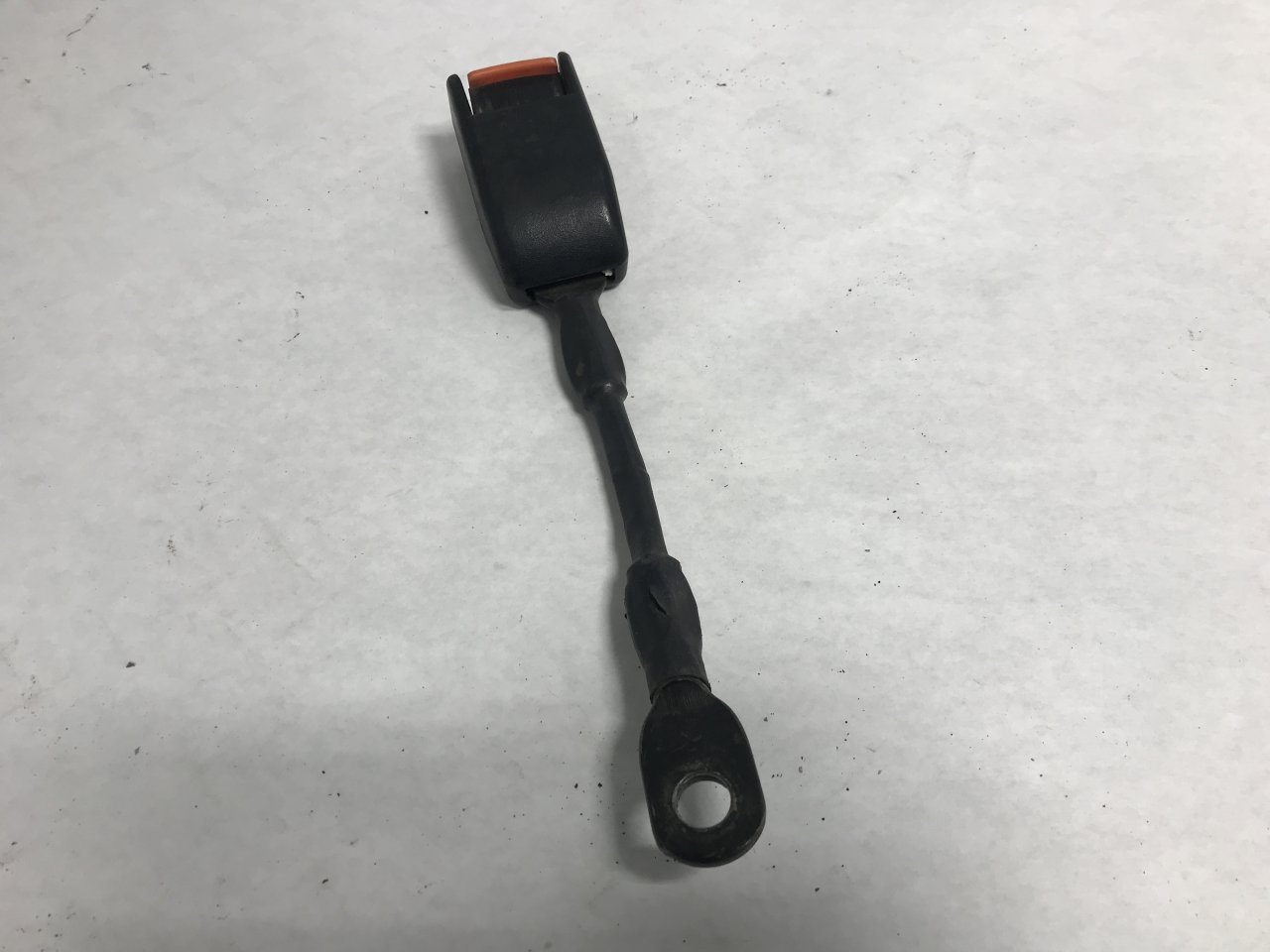 04052716 | Peterbilt 379 Seat Belt Latch (female end) for Sale