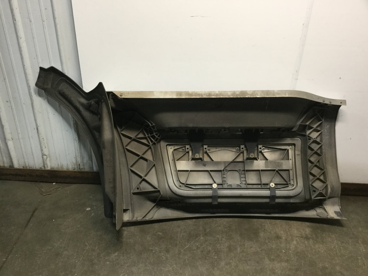 N77-1079-002R | Peterbilt 579 Chassis Fairing for Sale