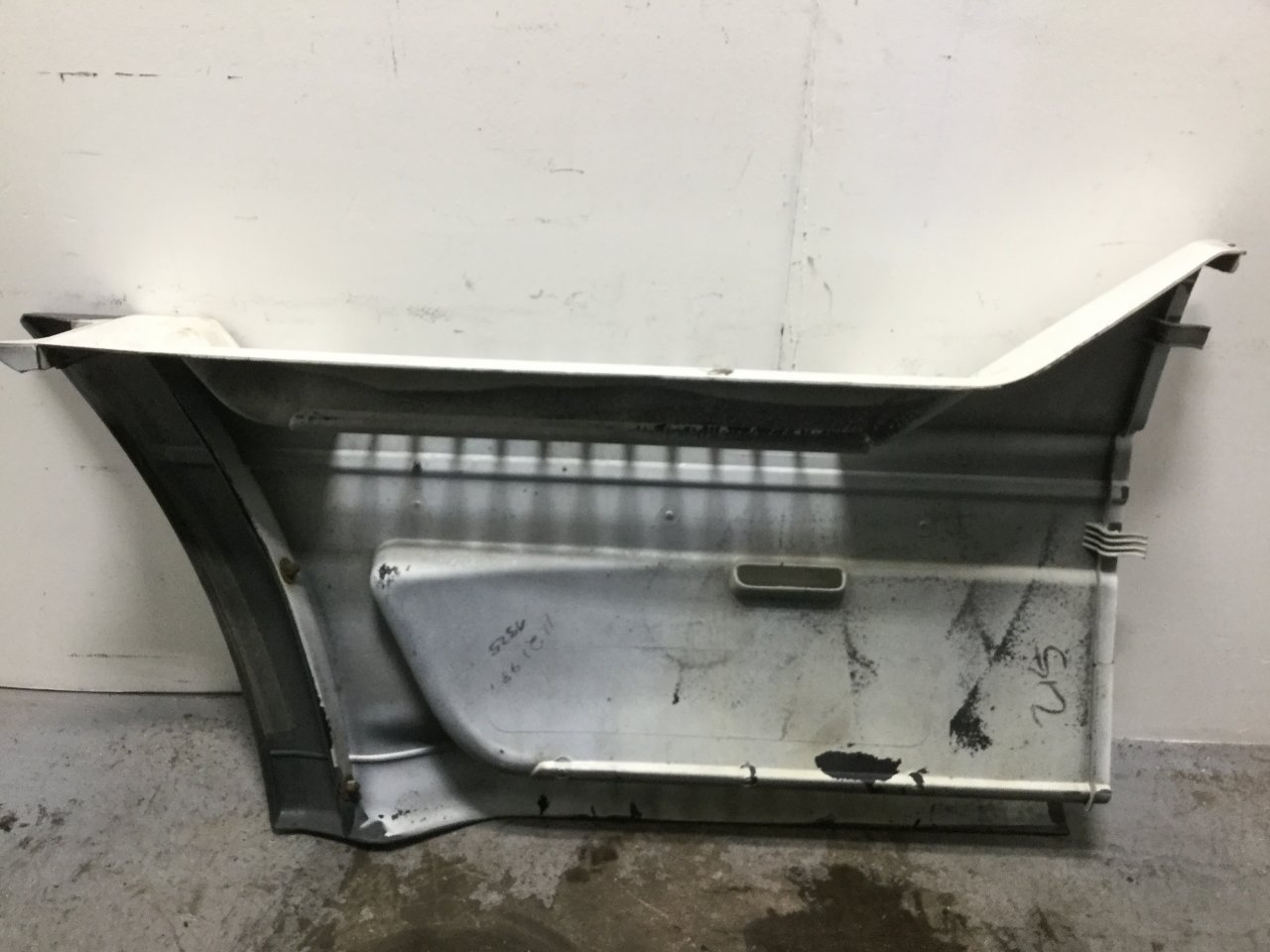 2242338002 | Freightliner C120 CENTURY Skirt for Sale