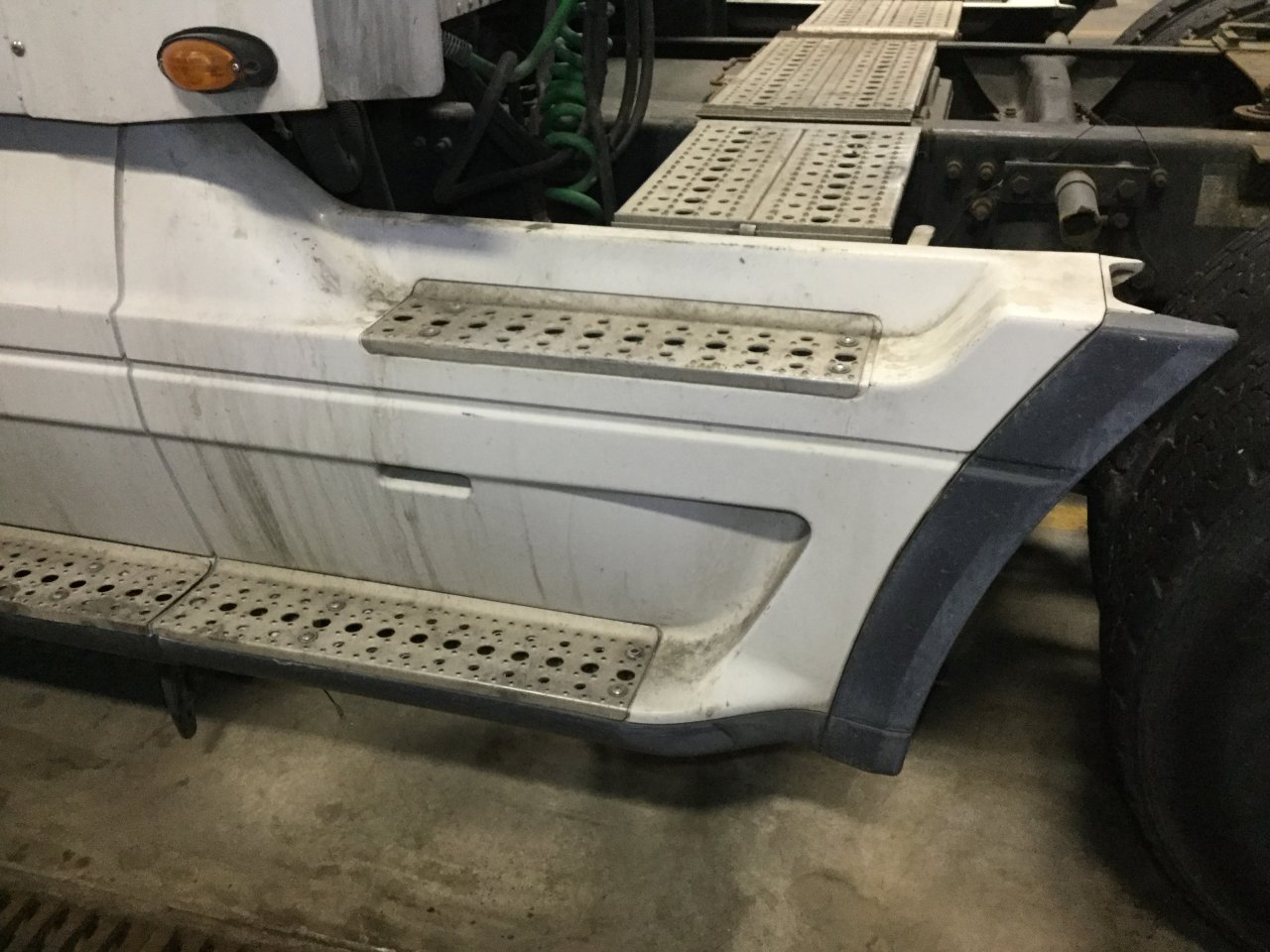 2242338002 | Freightliner C120 CENTURY Skirt for Sale