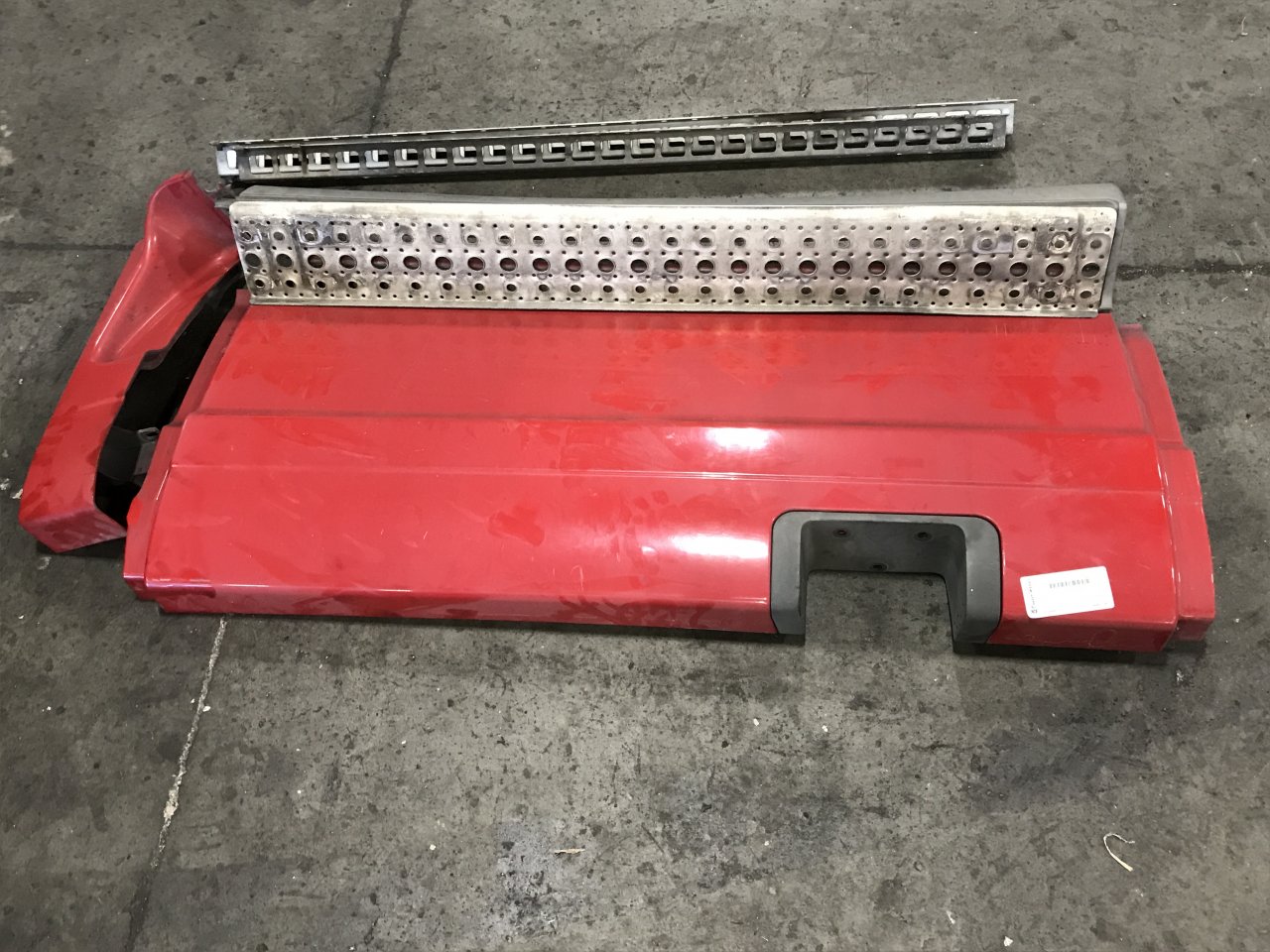 Freightliner CASCADIA Chassis Fairing for Sale