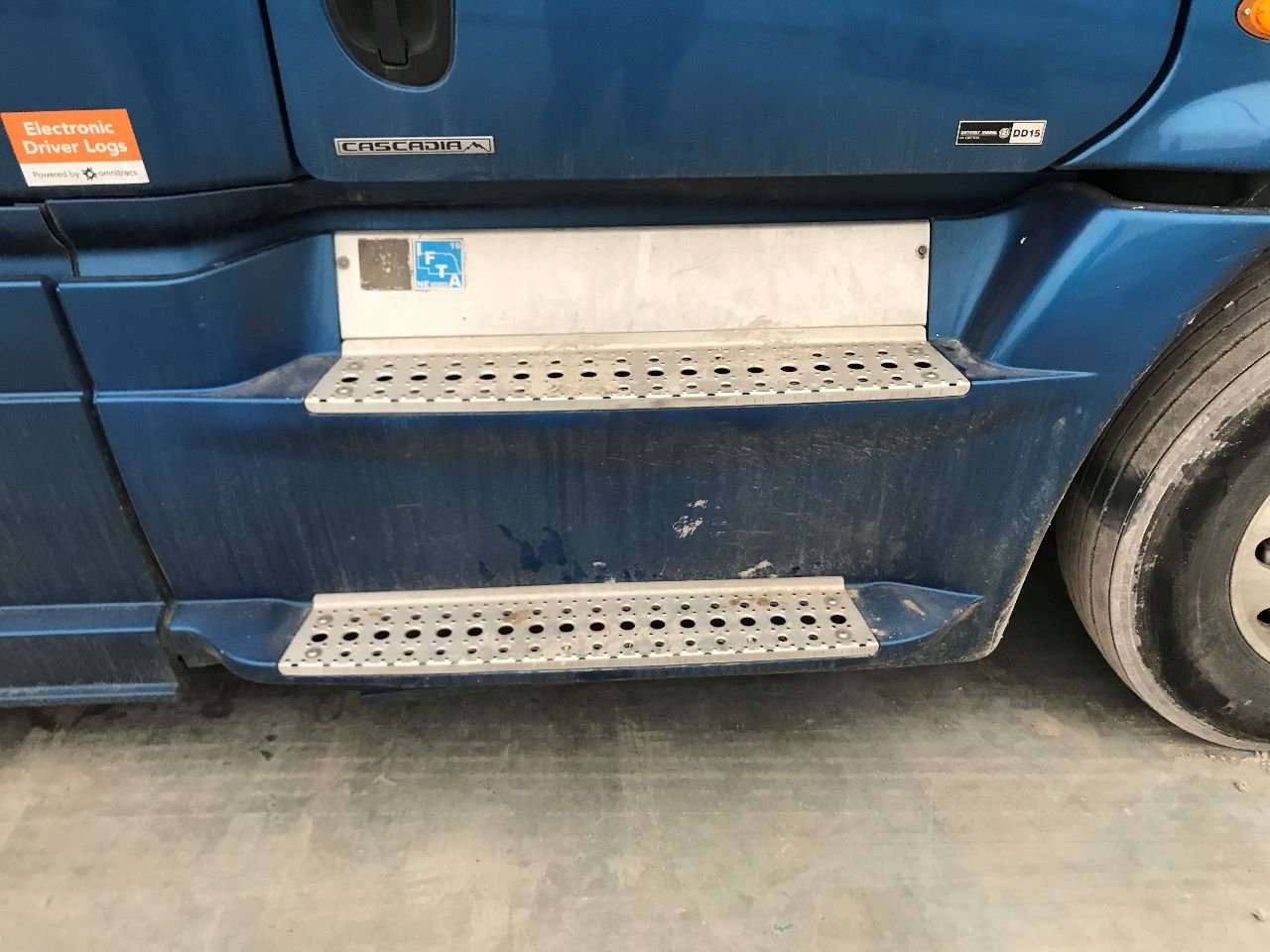 Freightliner CASCADIA Chassis Fairing for Sale