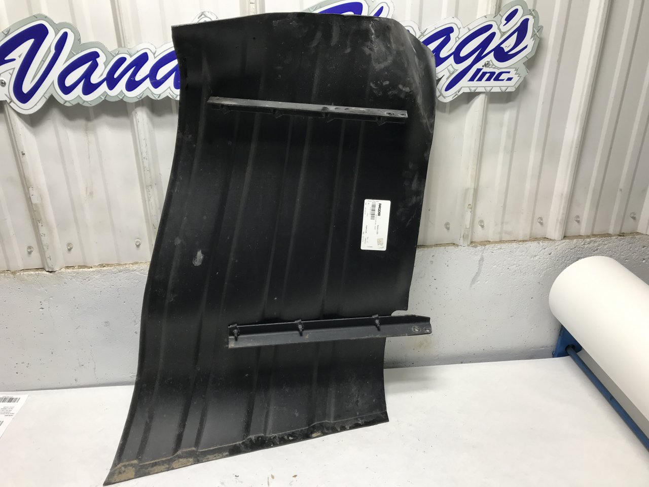 N76-1025R | Kenworth T680 Chassis Fairing for Sale