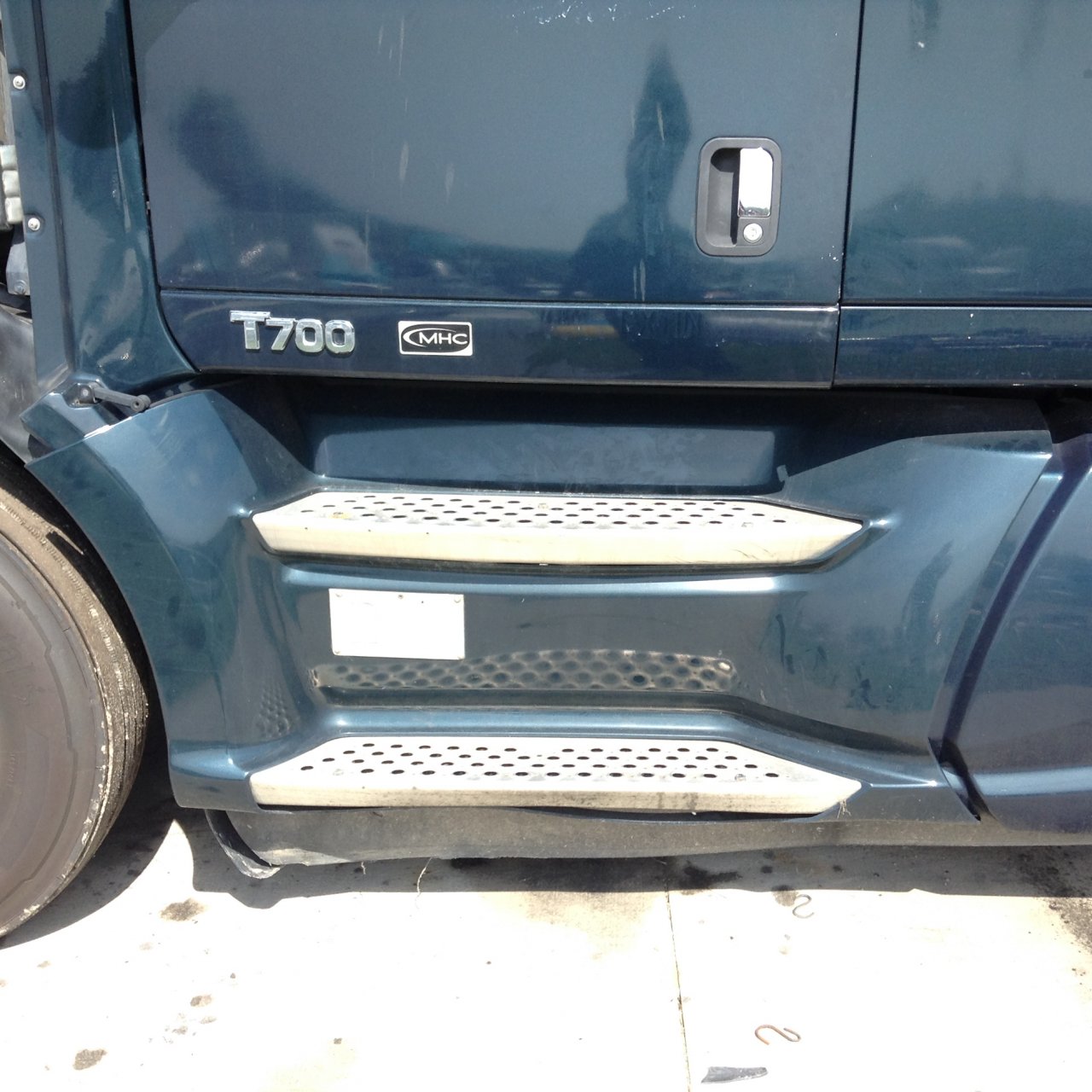 A18-1004 | Kenworth T700 Skirt for Sale