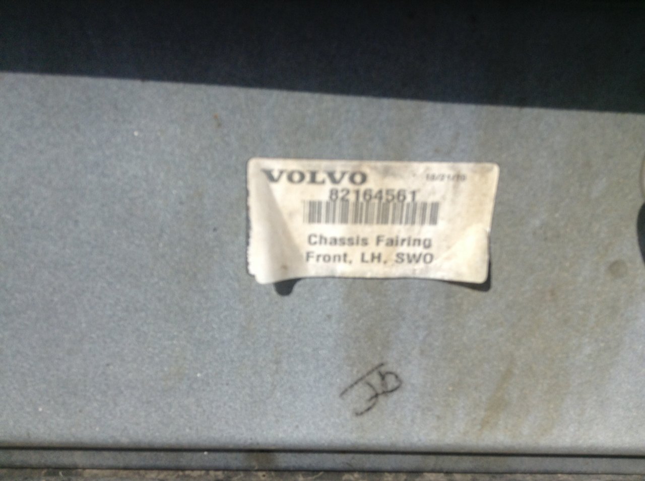 82164561 | Volvo VNL Chassis Fairing for Sale