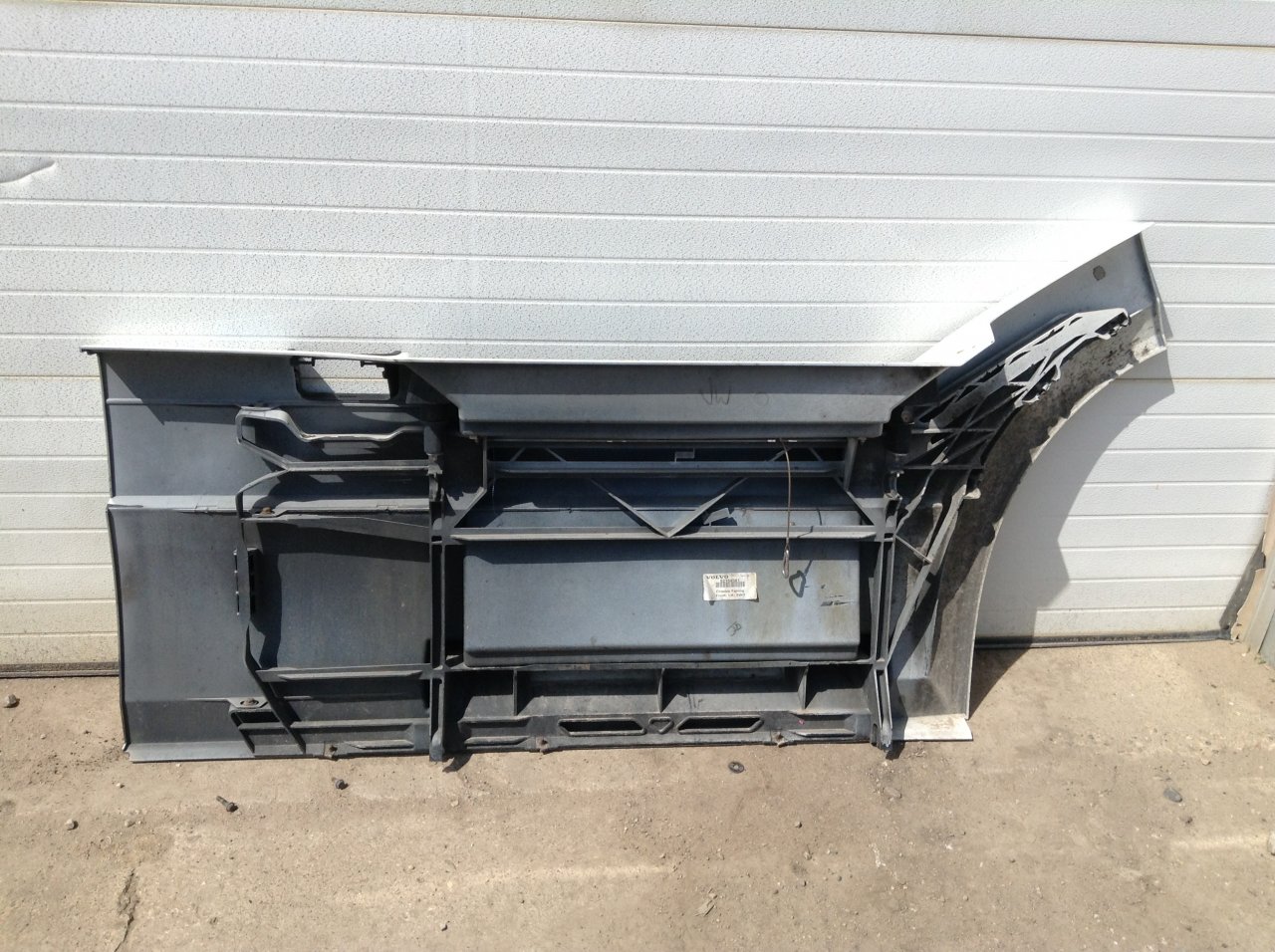 82164561 | Volvo VNL Chassis Fairing for Sale