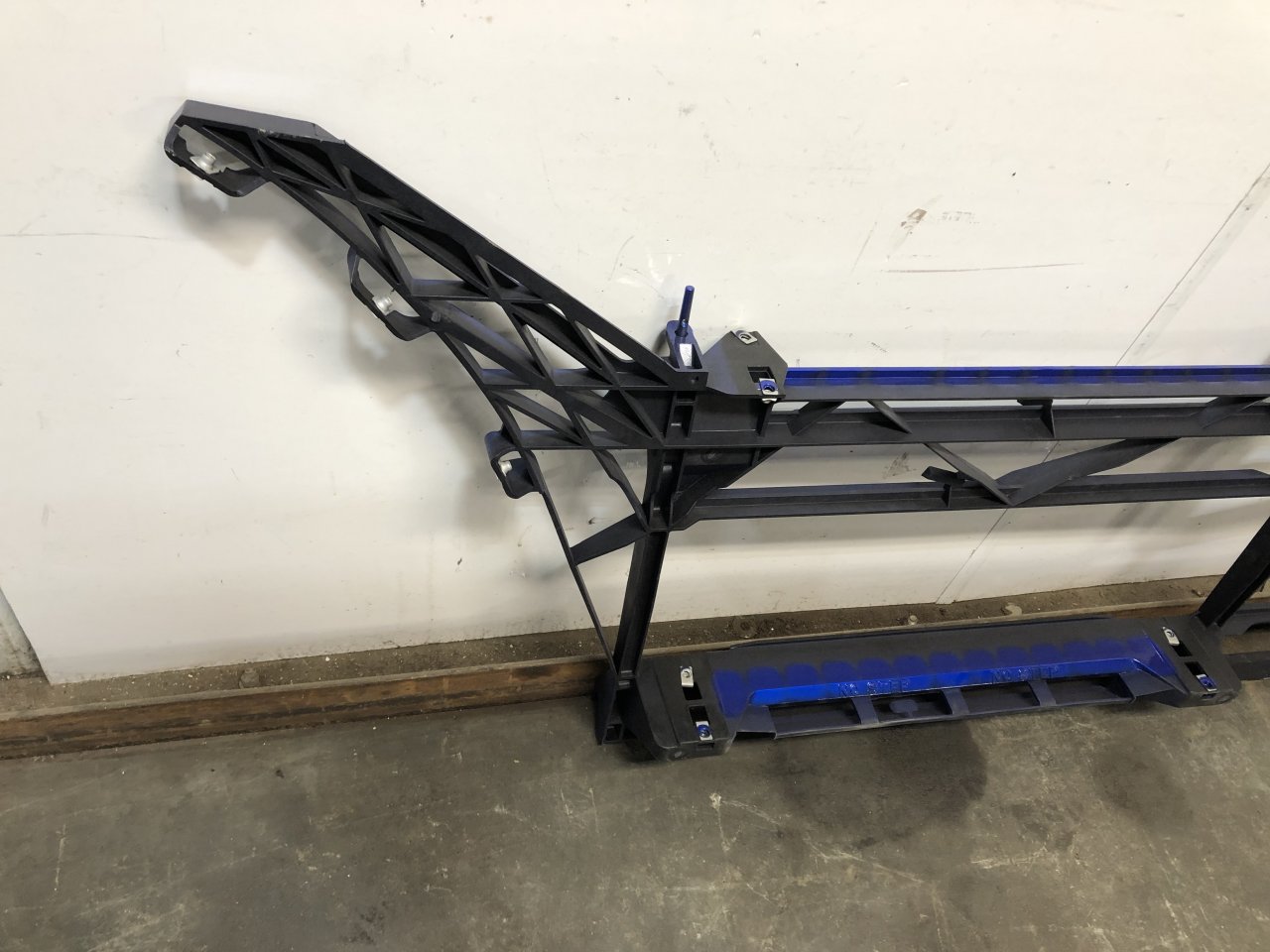 82230795 | Volvo VNL Skirt for Sale