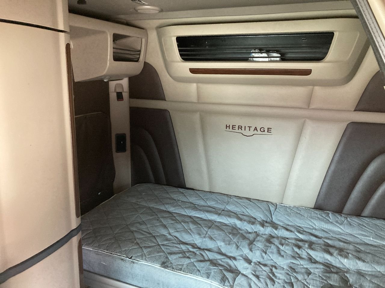 Peterbilt 567 Cab Sleeper for Sale