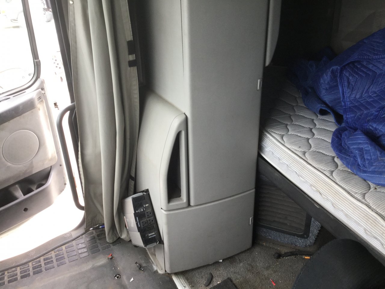 Volvo VNL Cabinets for Sale