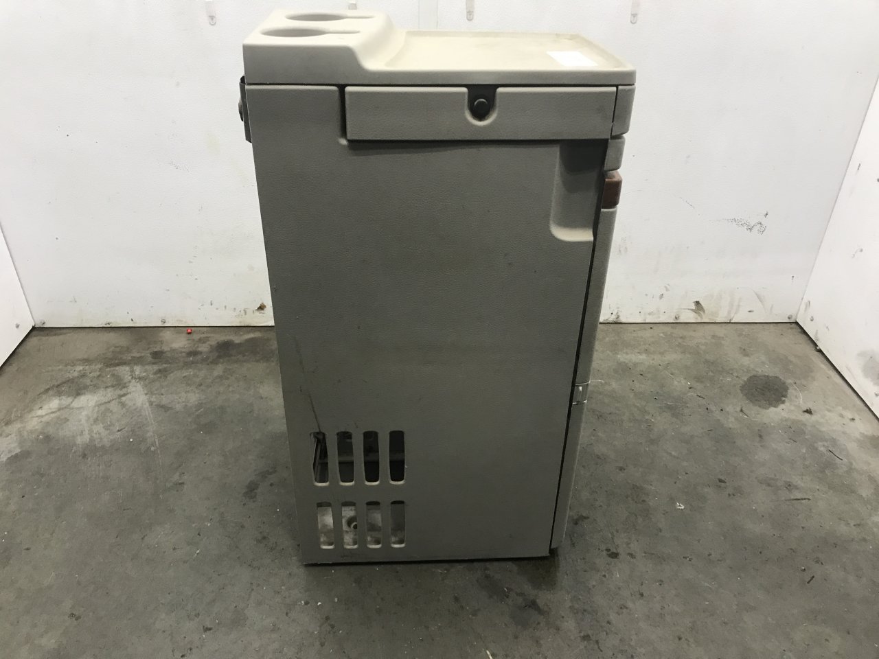 Volvo VNL Cabinets for Sale