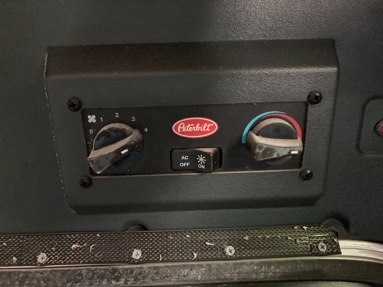 Peterbilt 385 Sleeper Control for Sale