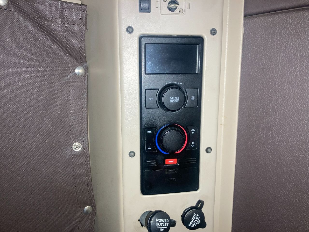 21693236 | Volvo VNL Sleeper Control for Sale