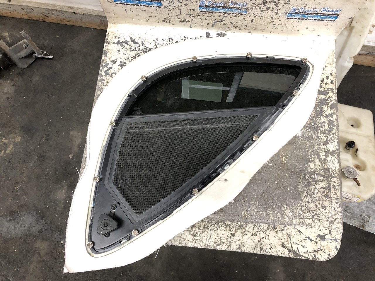 Freightliner CASCADIA Sleeper Window for Sale