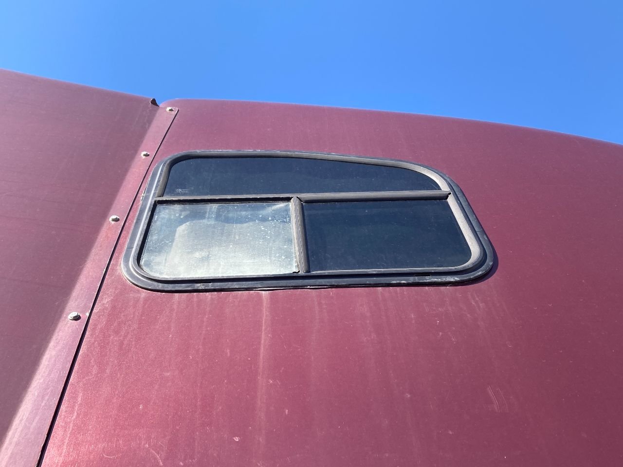 A18-28470-001 | Freightliner CLASSIC XL Sleeper Window for Sale