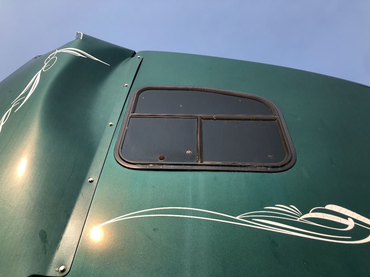 A18-30168-001 | Freightliner FLD120 CLASSIC Sleeper Window for Sale