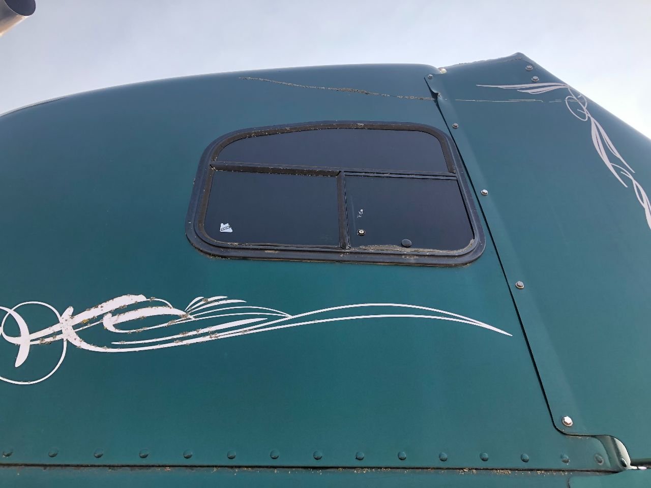 A18-28470-000 | Freightliner FLD120 CLASSIC Sleeper Window for Sale