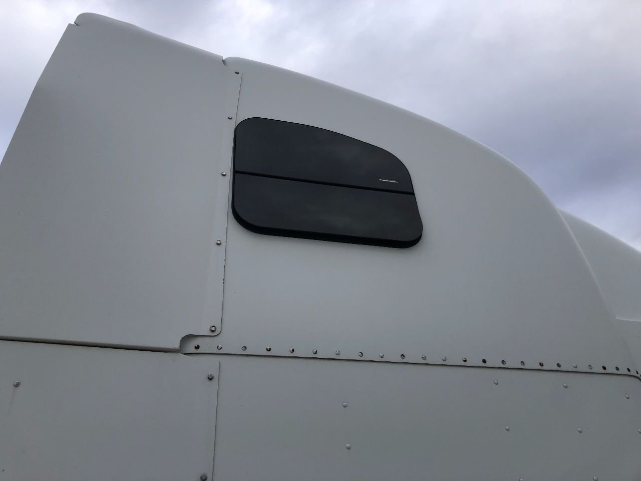A18-66380-001 | Freightliner FLD120 Sleeper Window for Sale