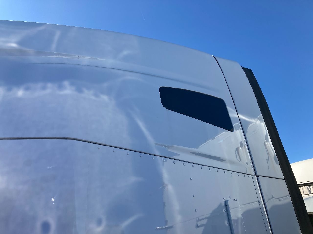 Kenworth T680 Window for Sale