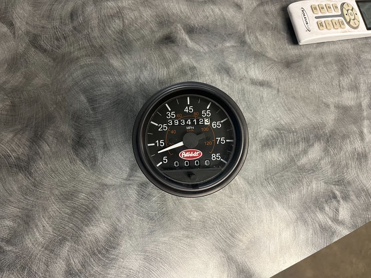 q43-60010-001 | Peterbilt 335 Speedometer for Sale