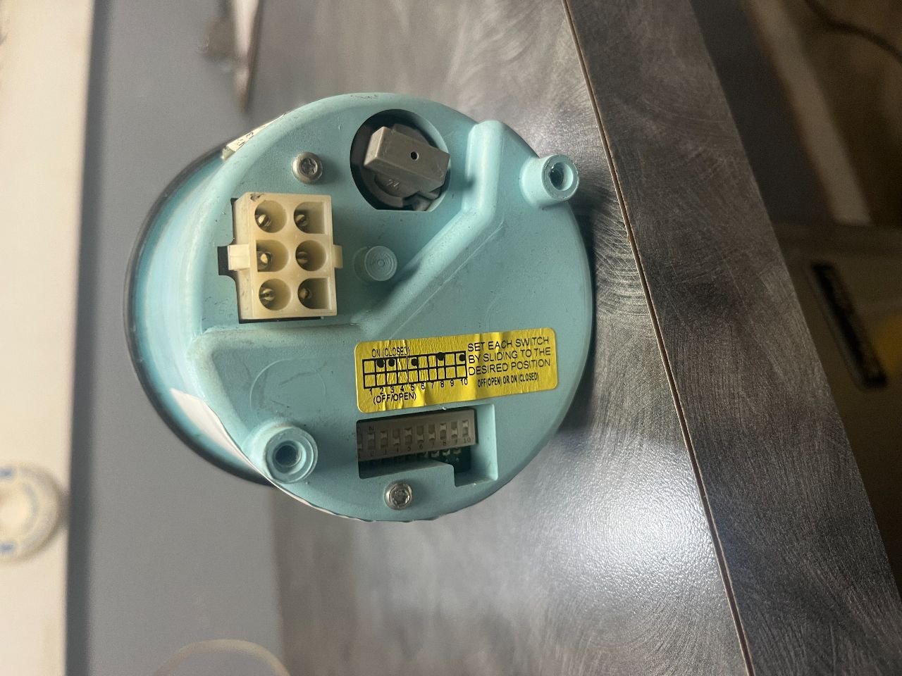 q43-60010-001 | Peterbilt 335 Speedometer for Sale