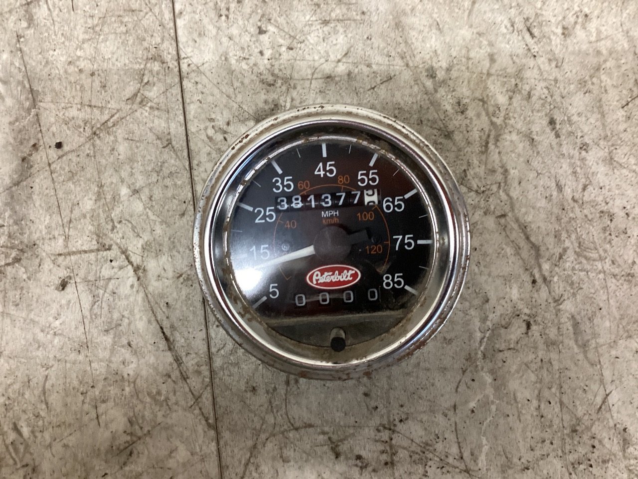 Q43-6010-*** | Peterbilt 377 Speedometer for Sale
