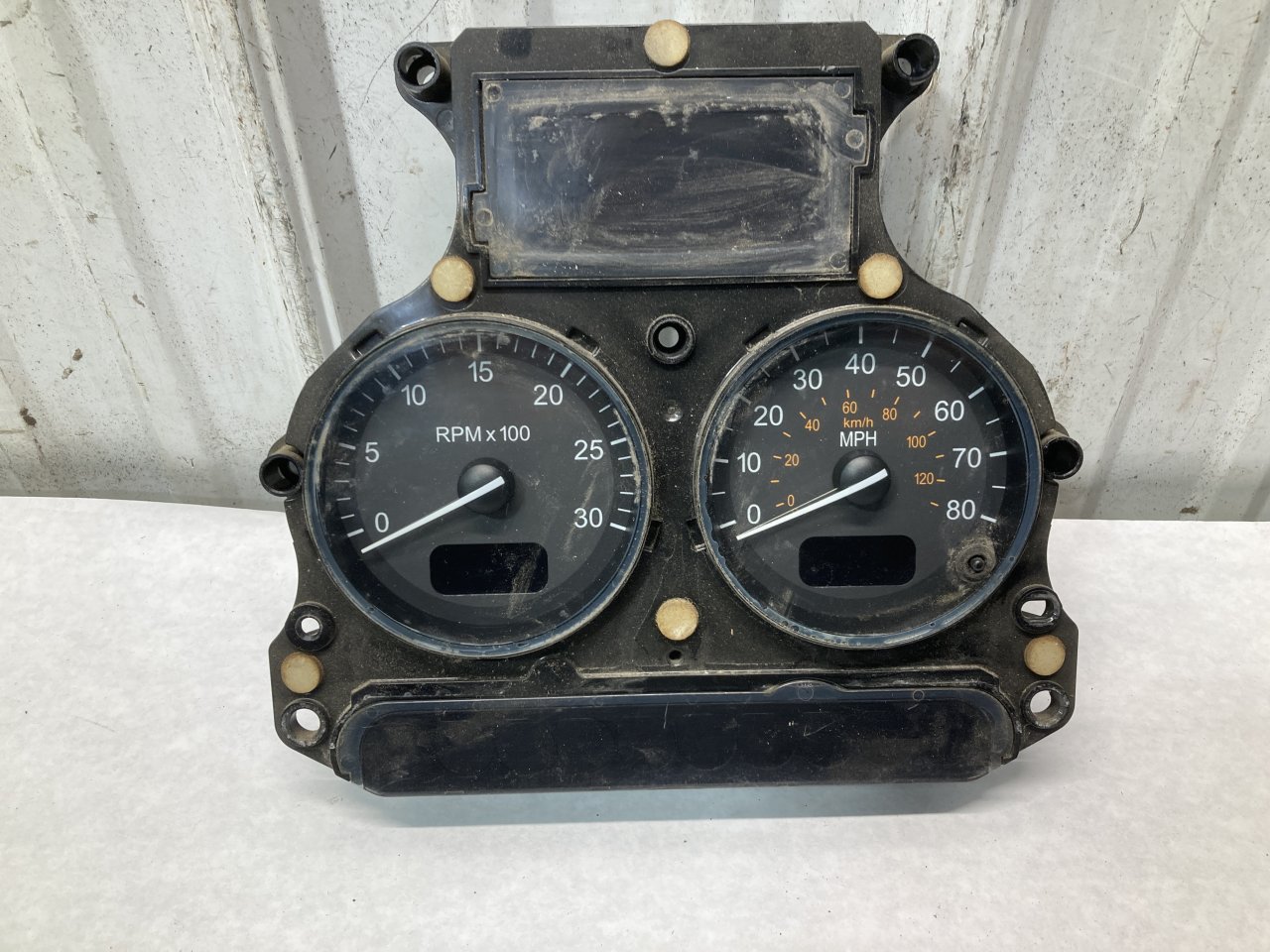 Q43-6001-100603 | Peterbilt 379 Speedometer for Sale