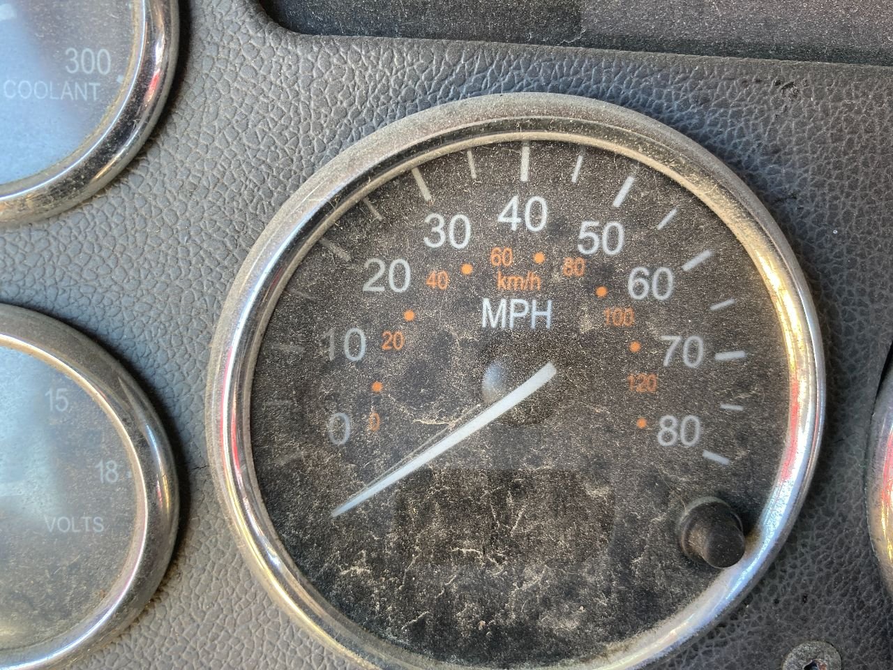 Peterbilt 387 Speedometer for Sale
