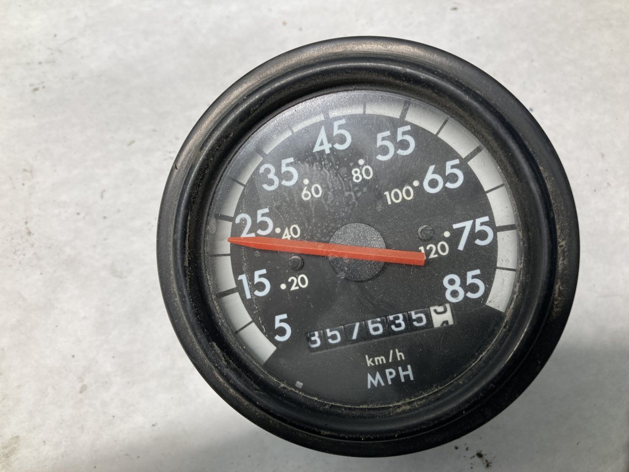 A22-38898-001 | Freightliner FLD112 Speedometer for Sale