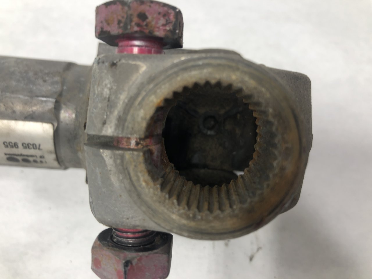 1605260155 | Freightliner CASCADIA Steering Shaft for Sale