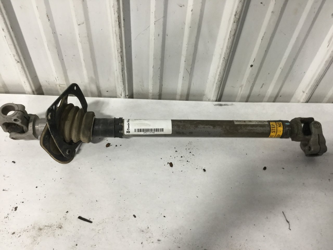 14-18370-008 | Freightliner FL112 Steering Shaft for Sale