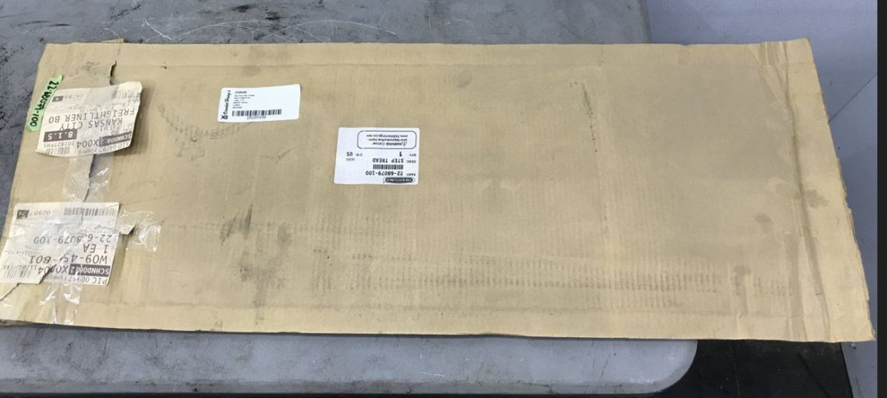 22-68079-100 | Freightliner CASCADIA Step (Frame, Fuel Tank, Faring) for Sa