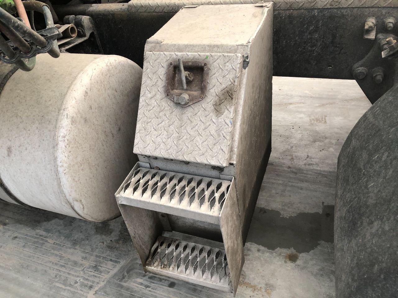 Freightliner CLASSIC XL Step (Frame, Fuel Tank, Faring) for Sale