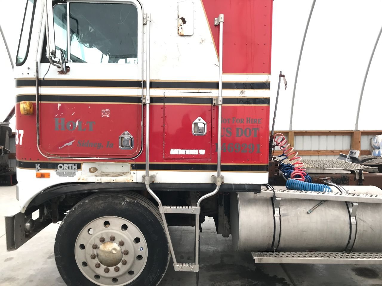 Kenworth K100 Step (Frame, Fuel Tank, Faring) for Sale