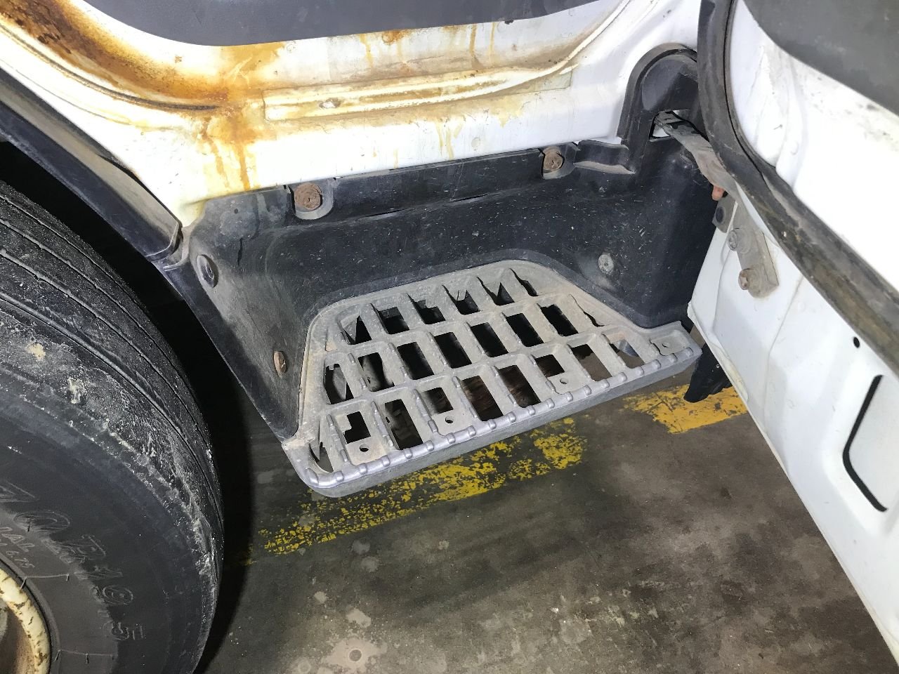 Isuzu NQR Step (Frame, Fuel Tank, Faring) for Sale