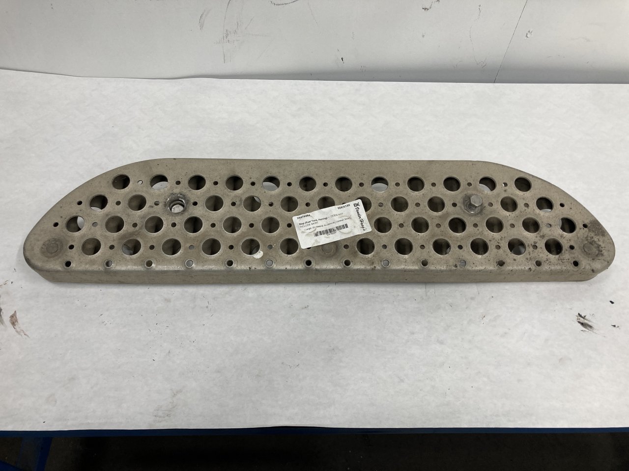 A77-004 | Kenworth T2000 Step (Frame, Fuel Tank, Faring) for Sale