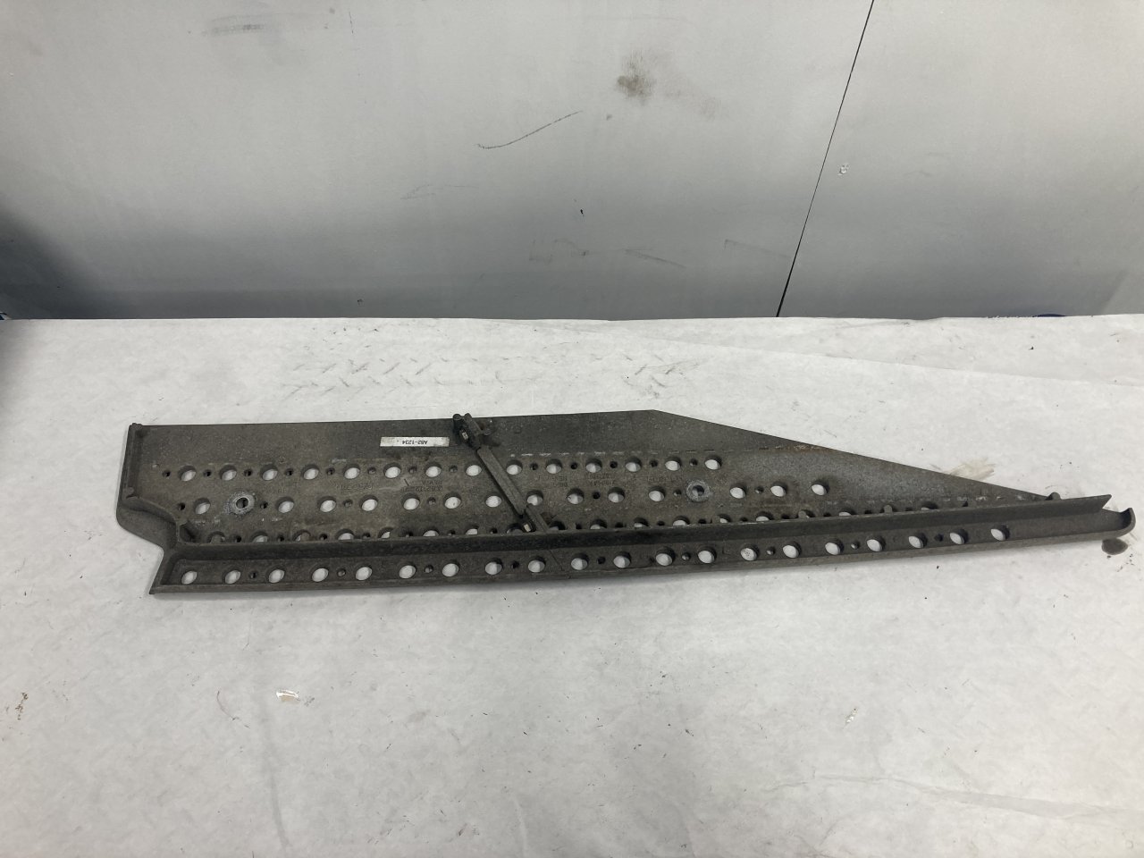 A821234 | Kenworth T680 Step (Frame, Fuel Tank, Faring) for Sale