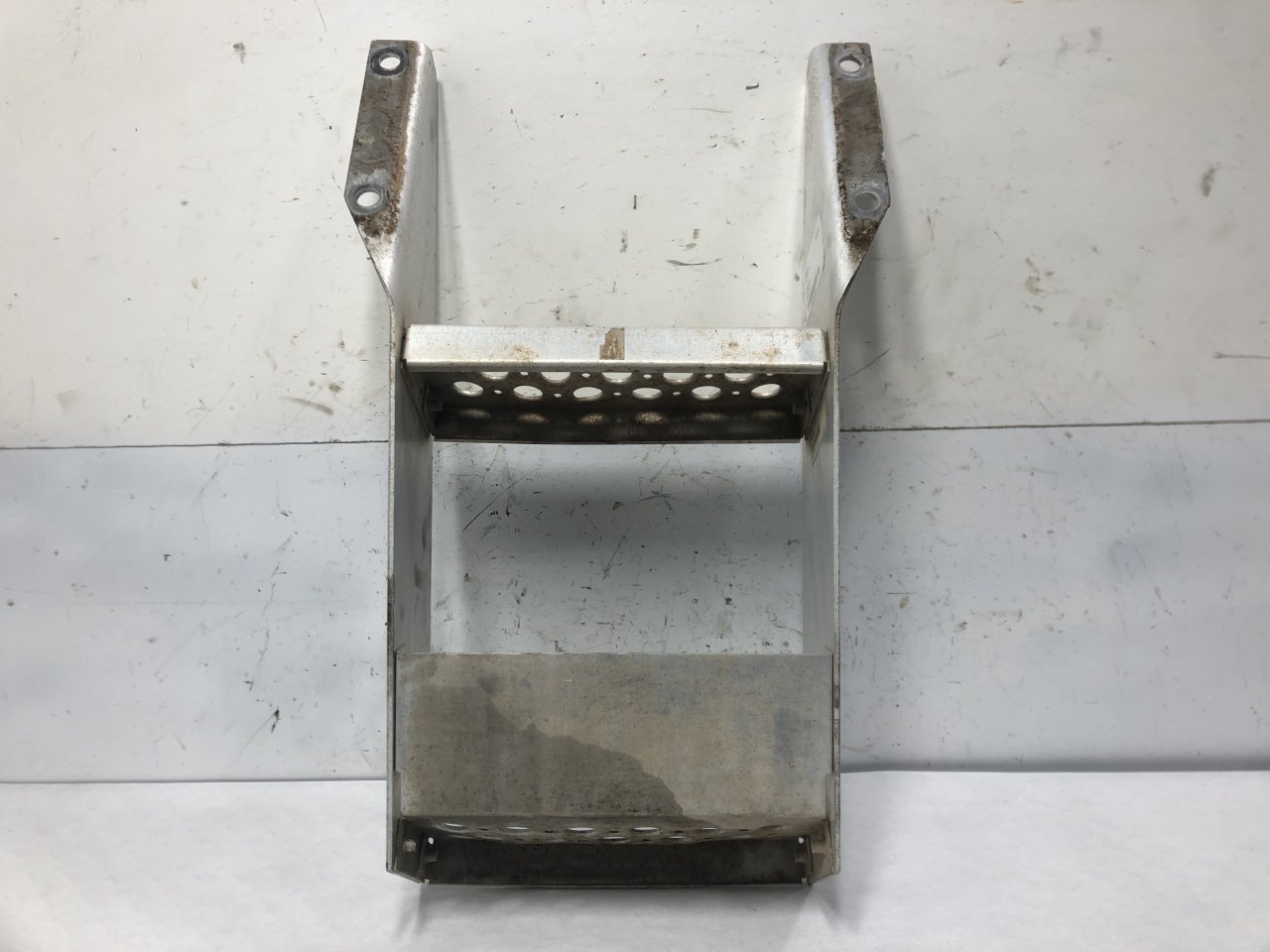 A82-1014 | Kenworth T800 Step (Frame, Fuel Tank, Faring) for Sale