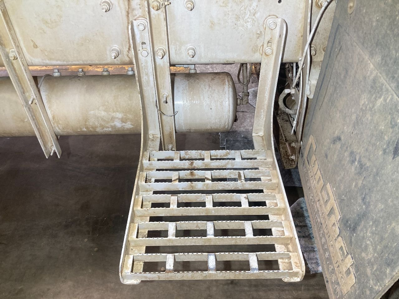 Kenworth T880 Step (Frame, Fuel Tank, Fairing) for Sale