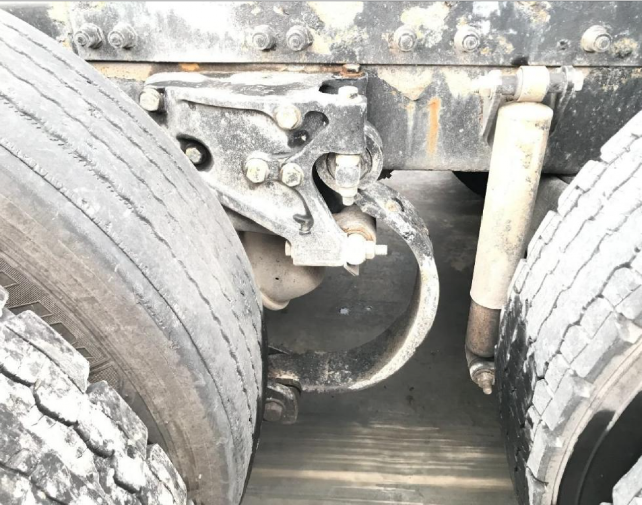 Peterbilt 379 Suspension Air Spring Pedestal for Sale