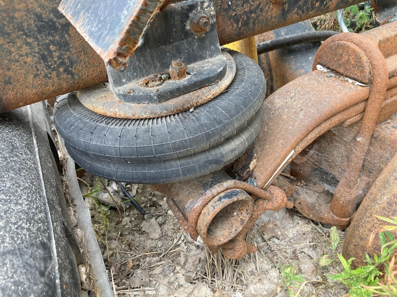 Freightliner FLC120 Suspension Air Spring Pedestal for Sale