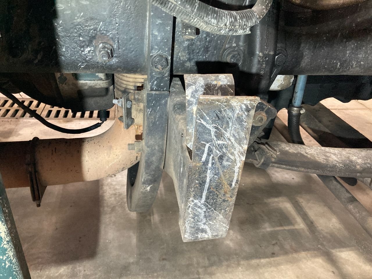 01-46365U001 | Peterbilt 379 Suspension Crossmember/K-Frame for Sale