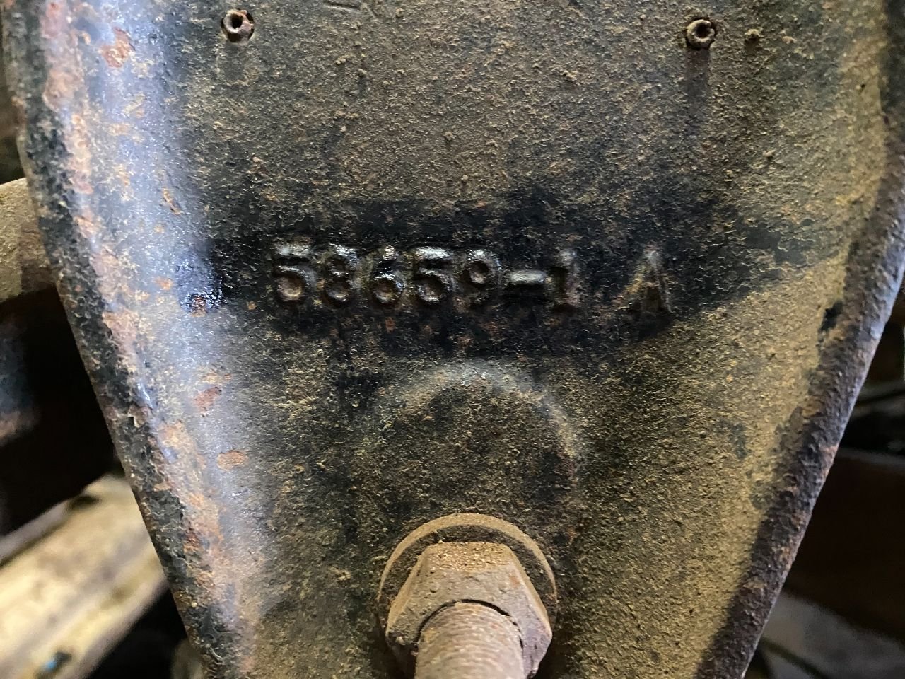 58659-1 | Mack CL600 Suspension Spring Hanger for Sale