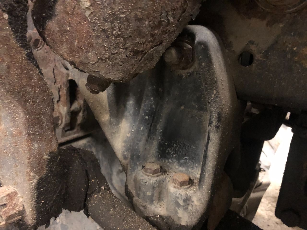 15-13570-000 | Freightliner FLD112 Suspension Spring Hanger for Sale